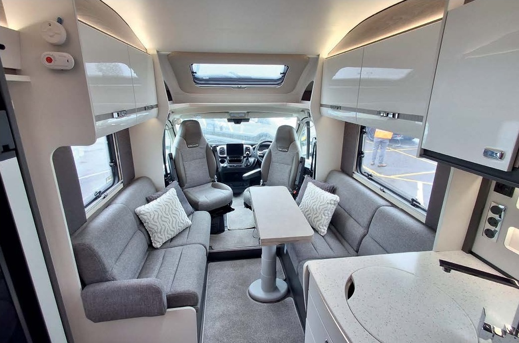Swift escape 694 - 10 Nov 2025 - What Motorhome Magazine - Readly
